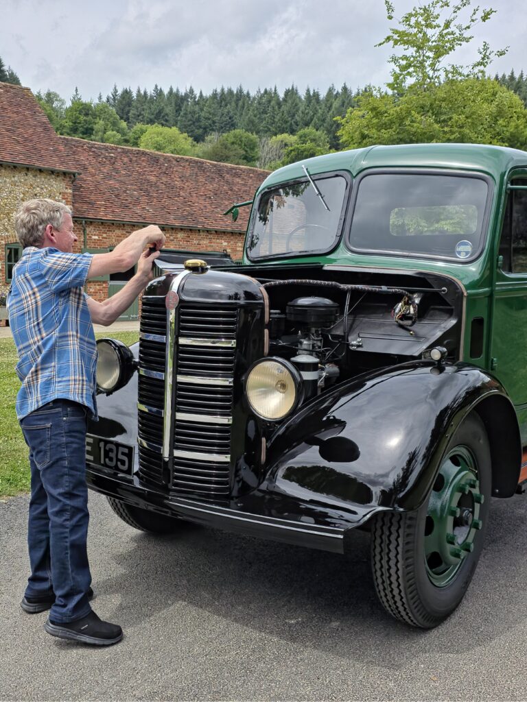 Bedford M for Magnificent - Classic & Vintage Commercials