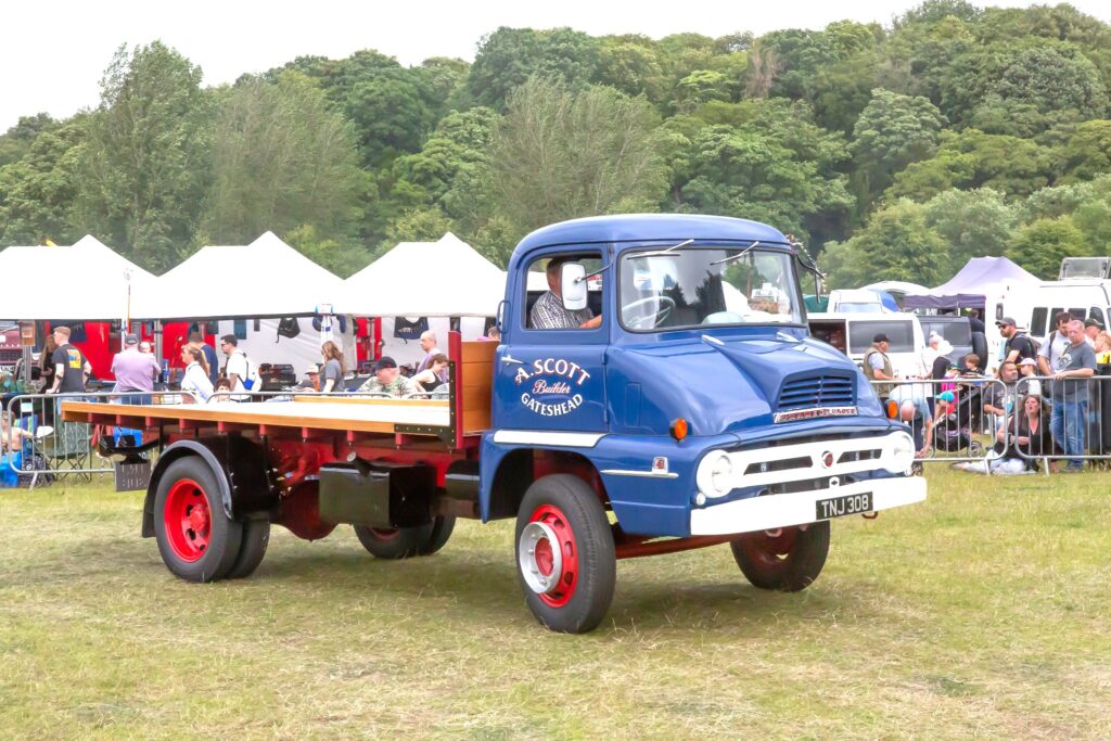 Ford D-SERIES AT 60! - Classic & Vintage Commercials